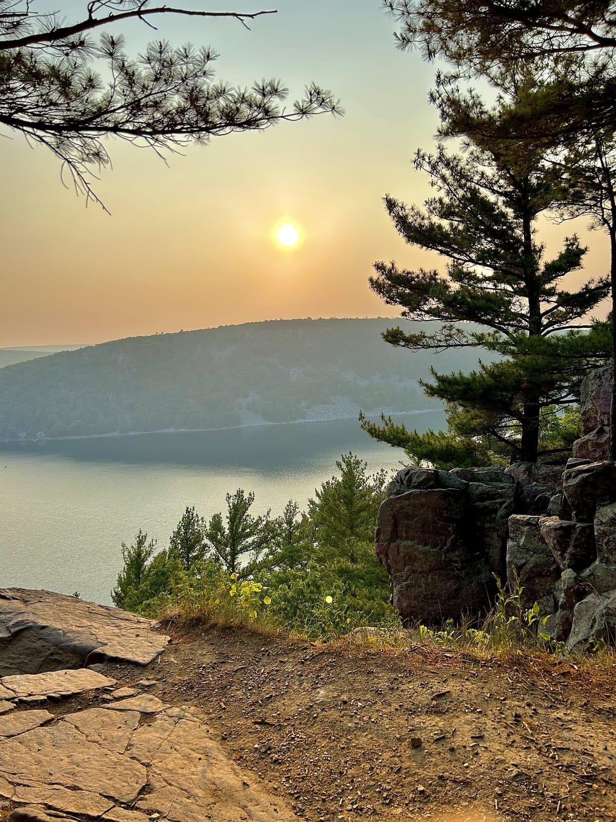 A little hiking heaven at Devil's Lake, Wisconsin - Unshakable Hiker